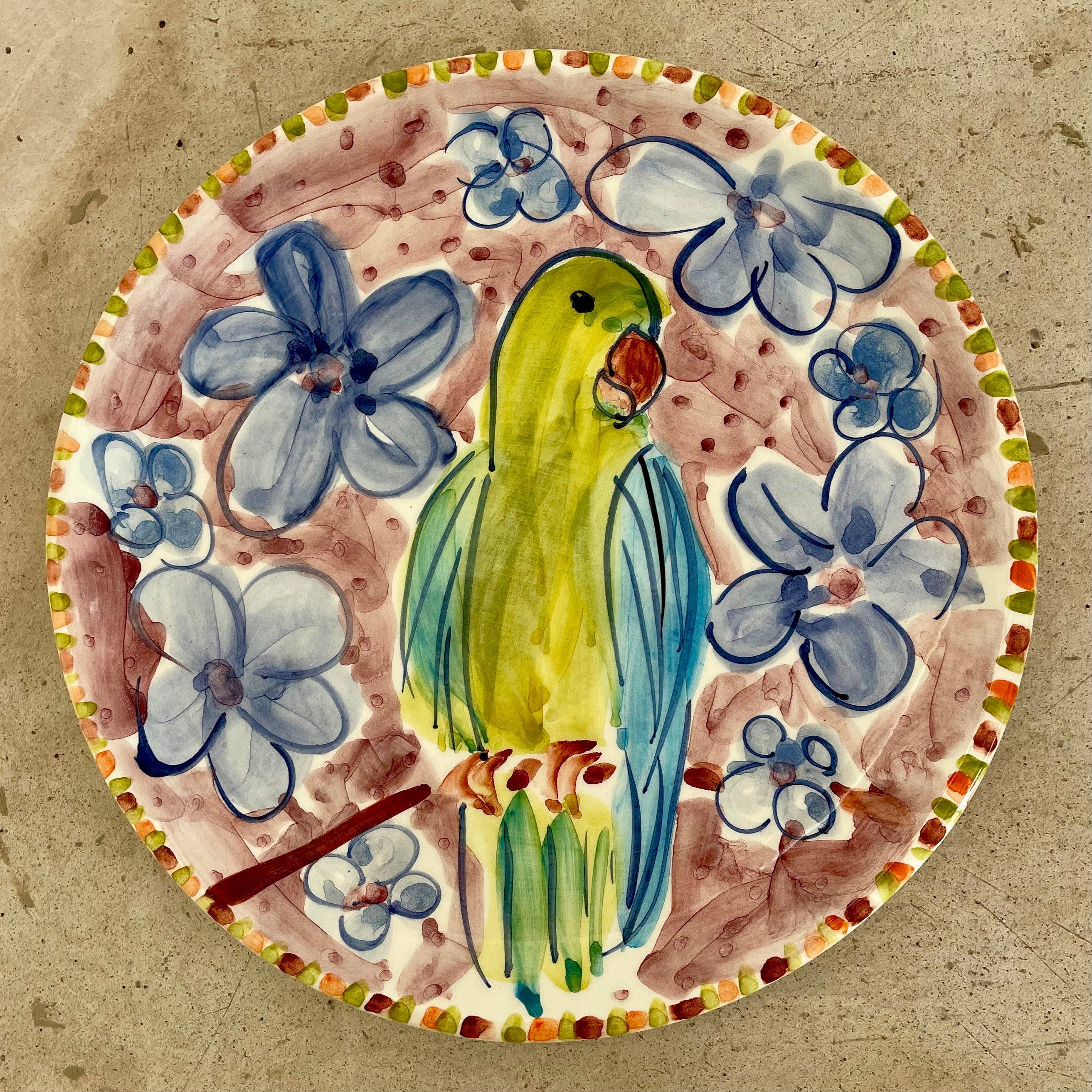 PLATO LORO VERDE PINTADO A MANO – PazVial